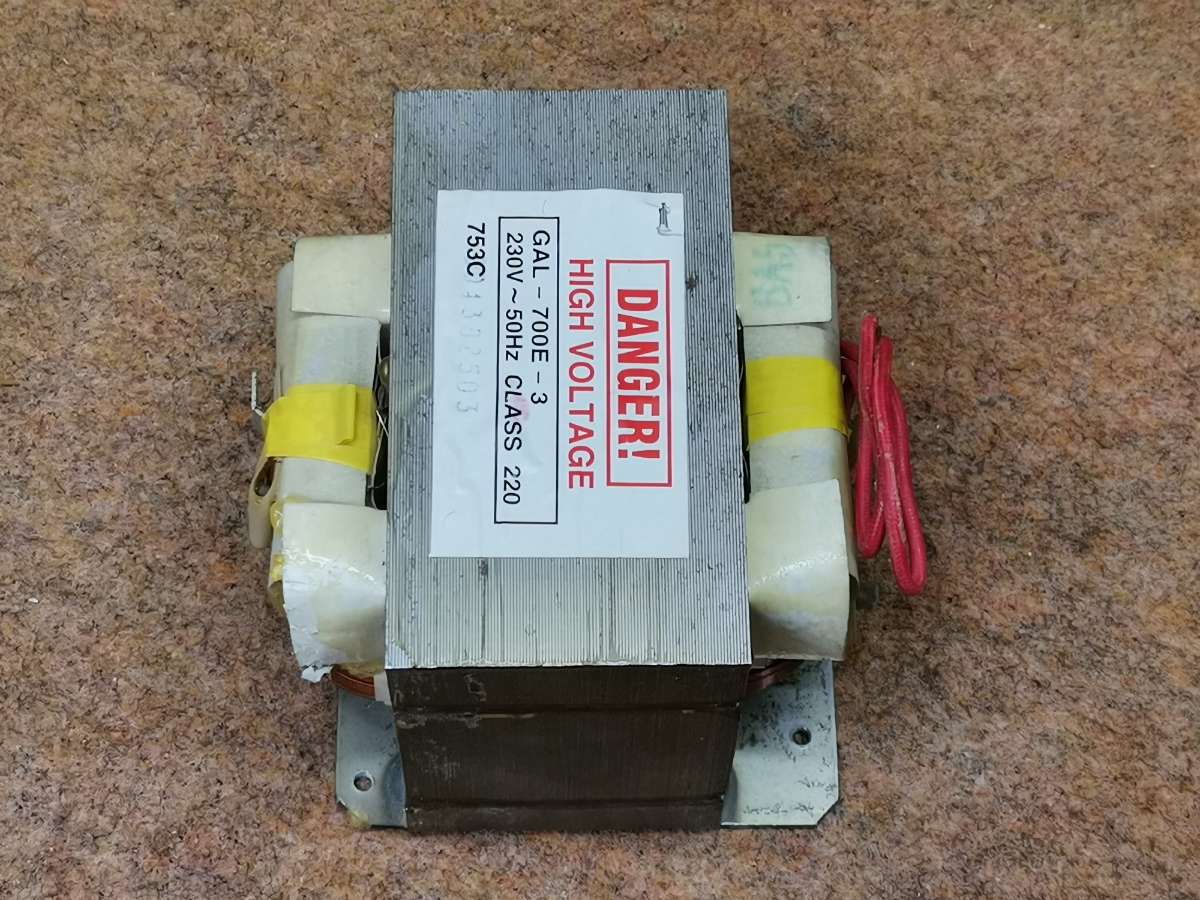 Dual MOT (microwave oven transformer) Tesla Coil | project