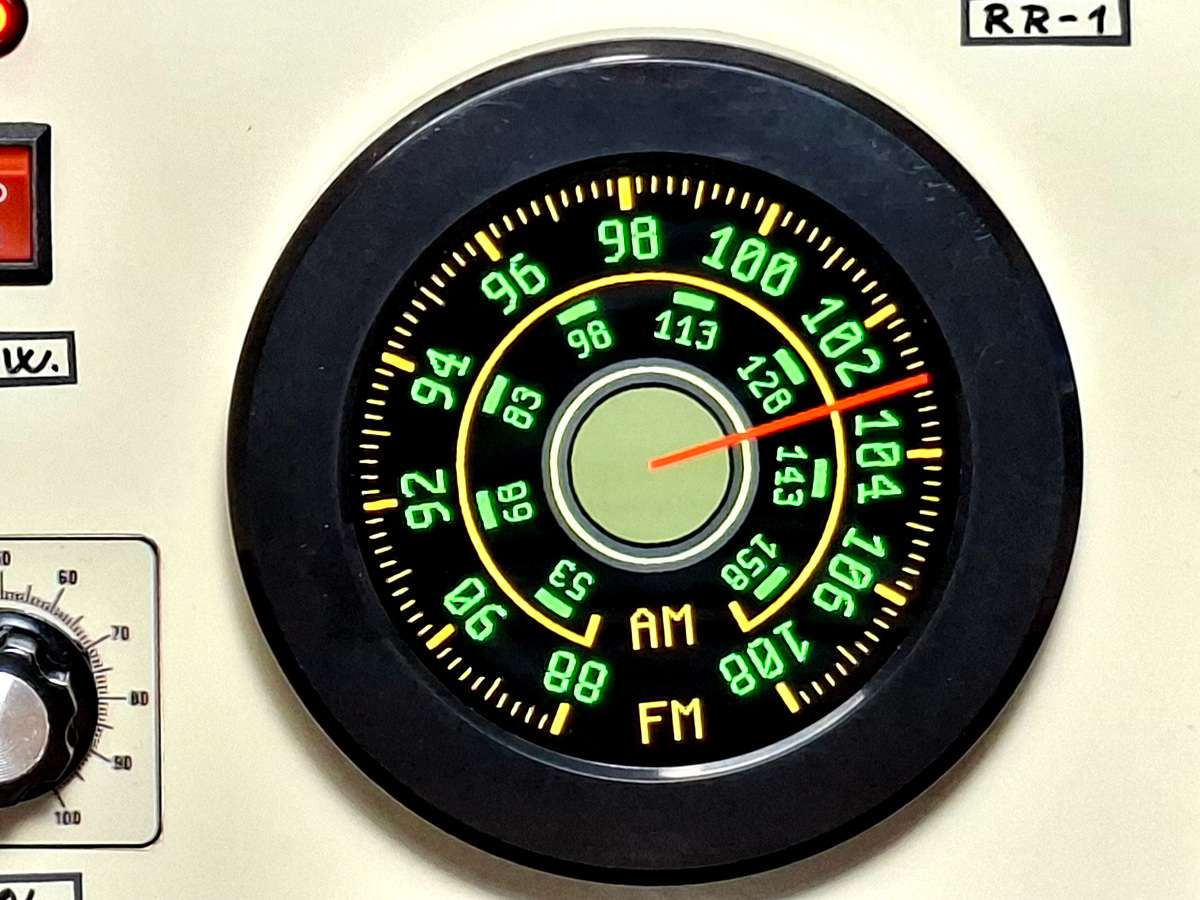 Retro Style radio with CrowPanel round Display (TEA5767) | proje..